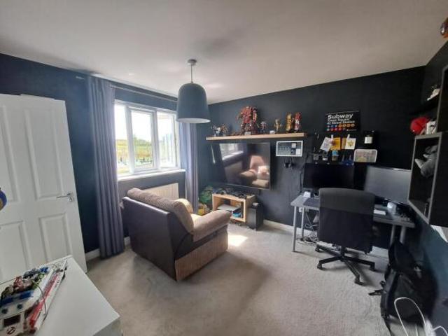 5 bedroom town house for sale in Firecrest, Hampton Vale, Peterborough, PE7