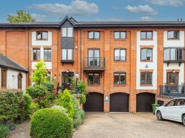 5 Bedroom Town House For Sale In Lillington Avenue
