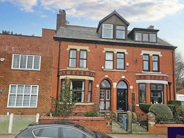 5 Bedroom Town House For Sale In Middleton, Manchester