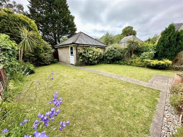 5 bedroom town house for sale in Norbury Avenue, Watford, WD24