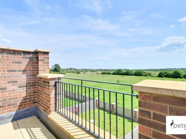 5 bedroom town house for sale in Sandpiper View, East Boldon, NE36