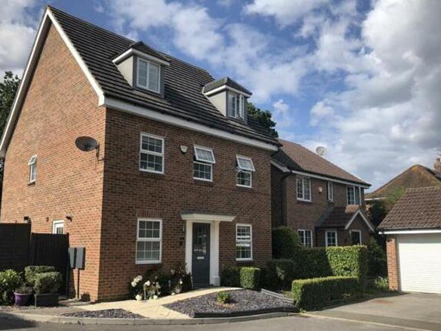 5 Bedroom Town House For Sale In Spencers Wood