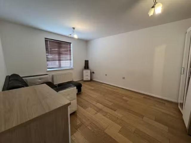 5 bedroom town house for rent in Bolsin Drive, Colchester, CO4