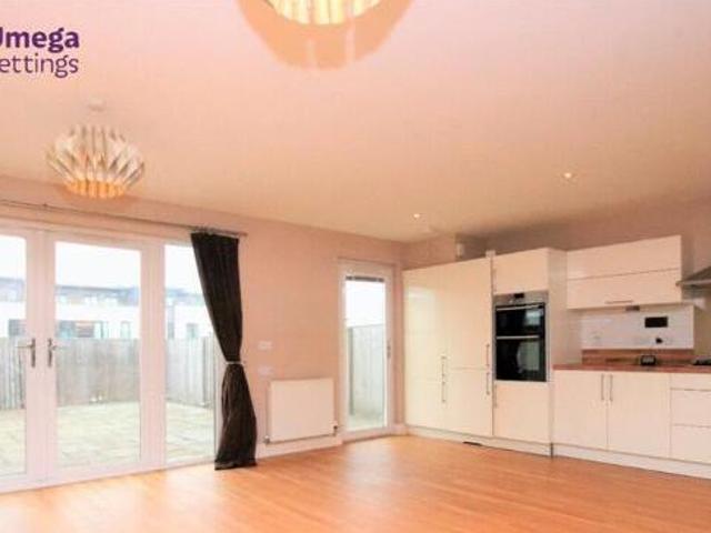 5 Bedroom Town House For Rent In East Craigs, Edinburgh