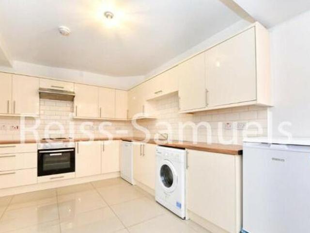 5 Bedroom Town House For Rent In London