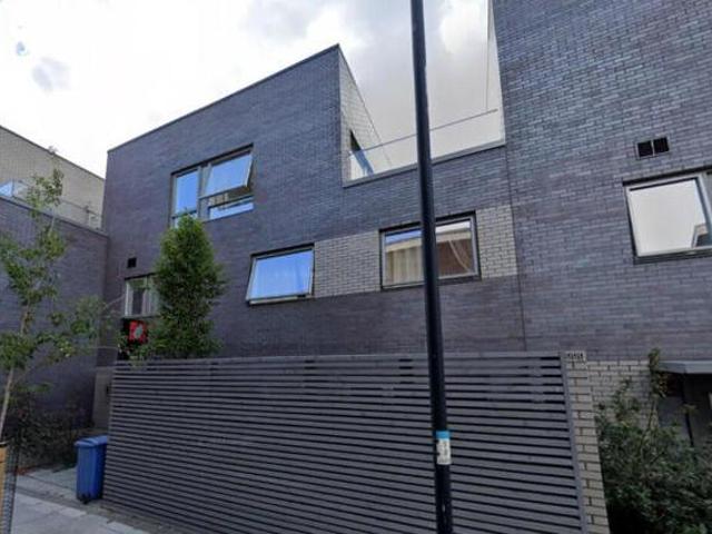 5 Bedroom Town House For Rent In London