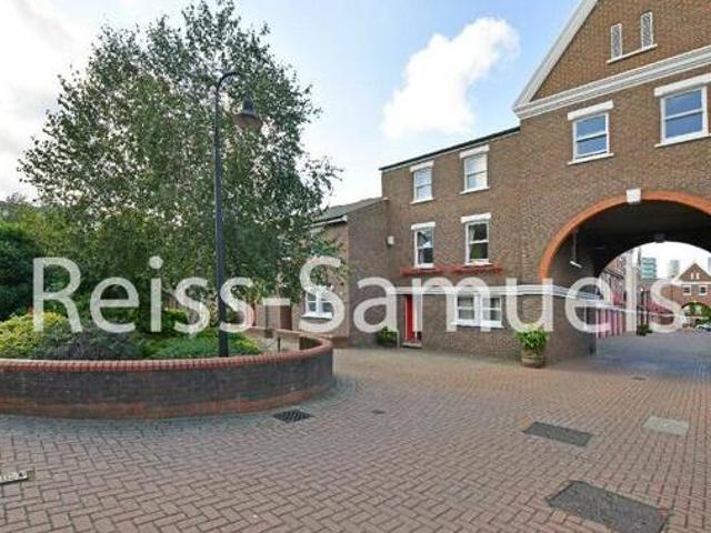 5 Bedroom Town House For Rent In London