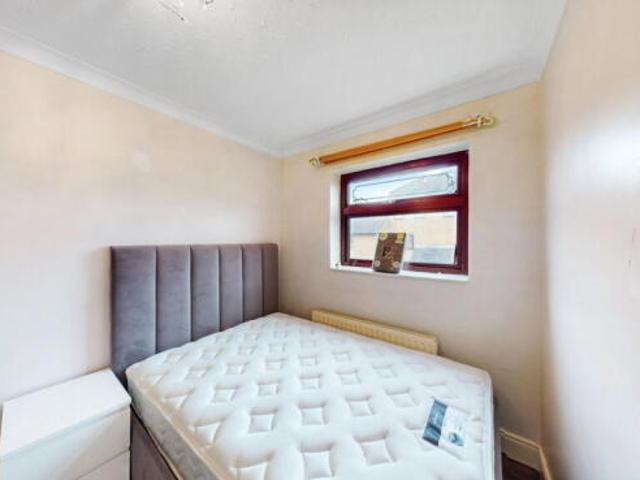 5 bedroom town house for rent in Surrey Water Road, London, SE16