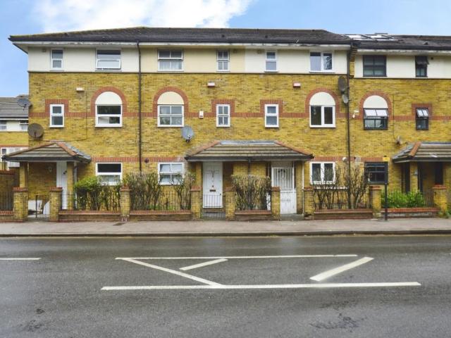 5 bedroom townhouse for sale