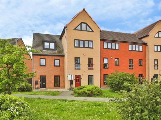 5 bedroom townhouse for sale