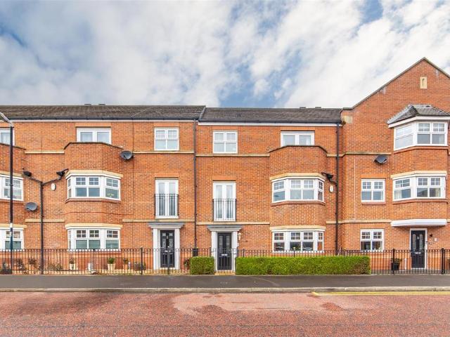 5 bedroom townhouse for sale