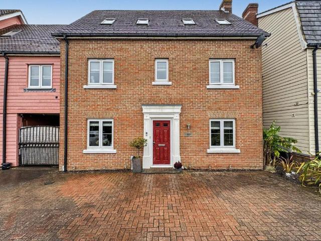 5 bedroom townhouse for sale