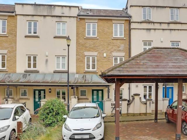 5 bedroom townhouse for sale