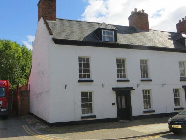 5 bedroom townhouse for sale