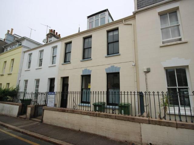 5 bedroom townhouse for sale