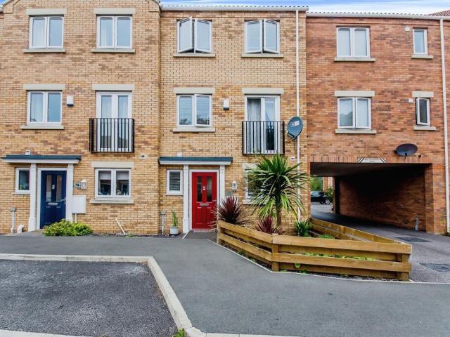 5 bedroom townhouse for sale