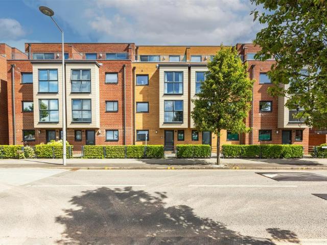 5 bedroom townhouse for sale