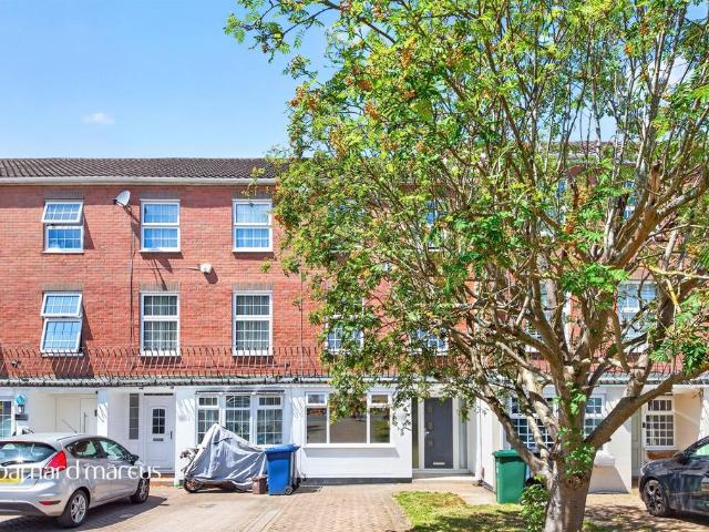 5 bedroom townhouse for sale