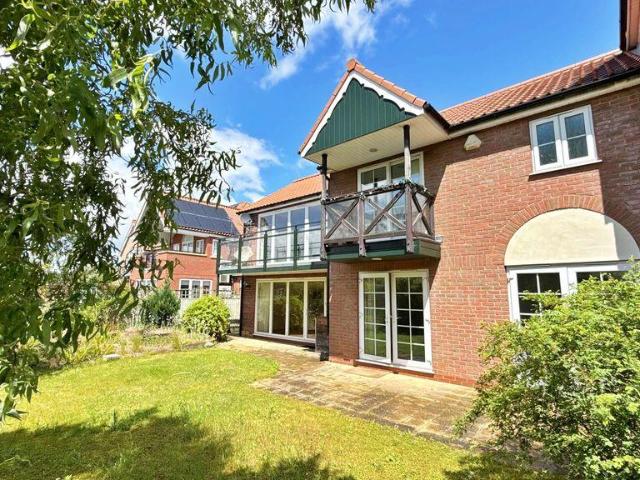 5 bedroom townhouse for sale