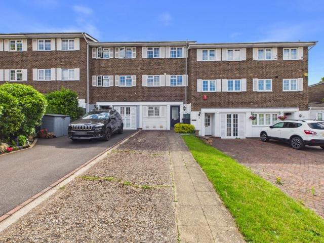 5 bedroom townhouse for sale