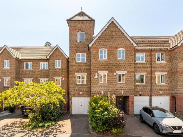 5 bedroom townhouse for sale