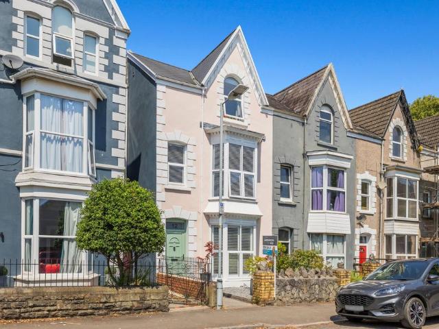 5 bedroom townhouse for sale