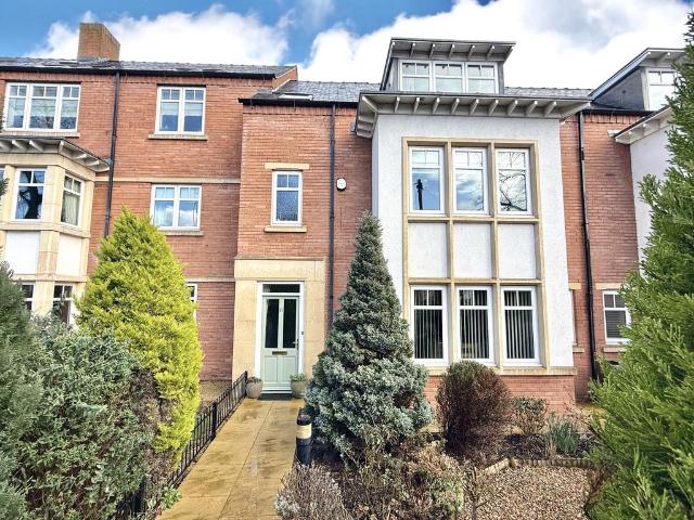 5 bedroom townhouse for sale