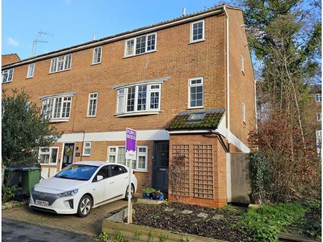 5 bedroom townhouse for sale