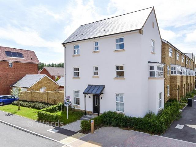 5 bedroom townhouse for sale