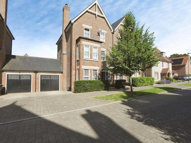 5 bedroom townhouse for sale