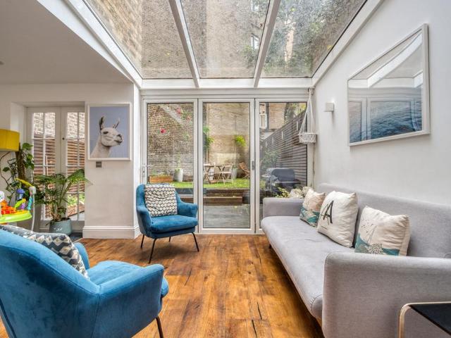 5 bedroom townhouse for sale
