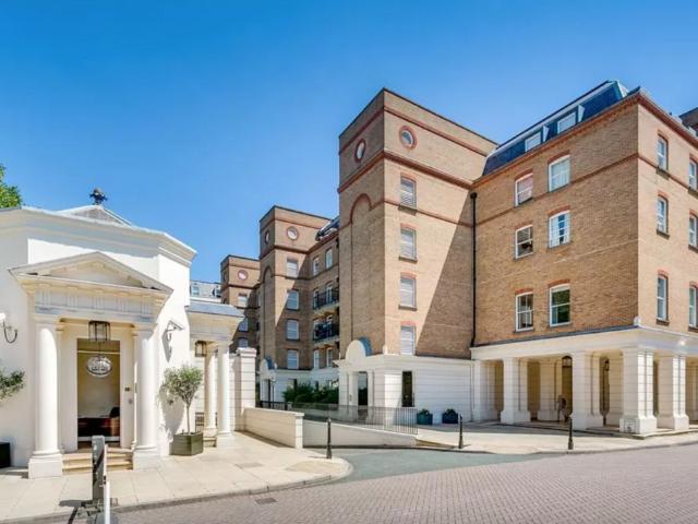 5 bedroom townhouse for sale