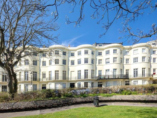 5 bedroom townhouse for sale