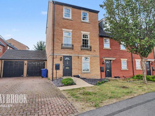5 bedroom townhouse for sale