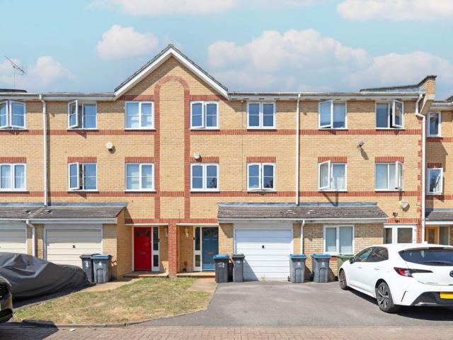 5 bedroom townhouse for sale