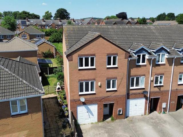 5 bedroom townhouse for sale