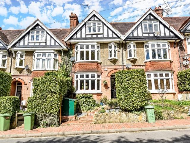 5 bedroom townhouse to rent