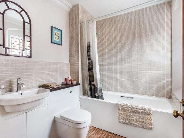 5 bedroom townhouse to rent