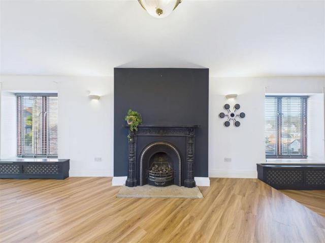 5 bedroom townhouse to rent