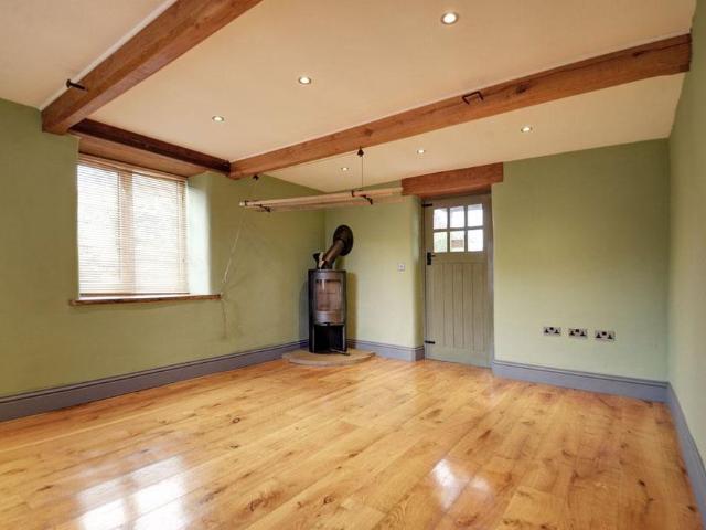 5 bedroom townhouse to rent