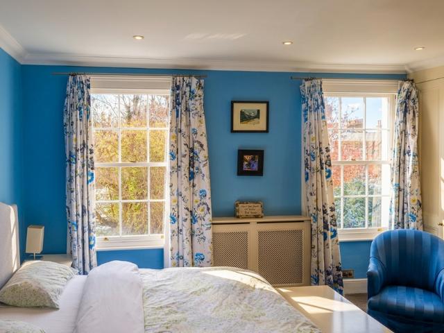 5 bedroom townhouse to rent