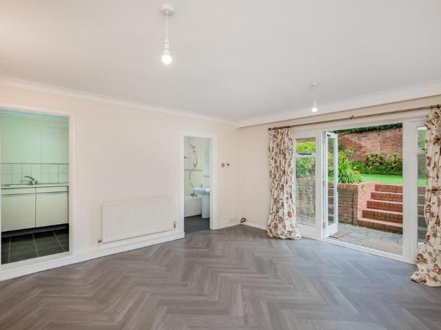 5 bedroom townhouse to rent