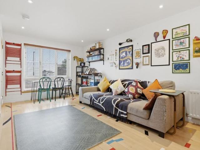 5 bedroom townhouse to rent
