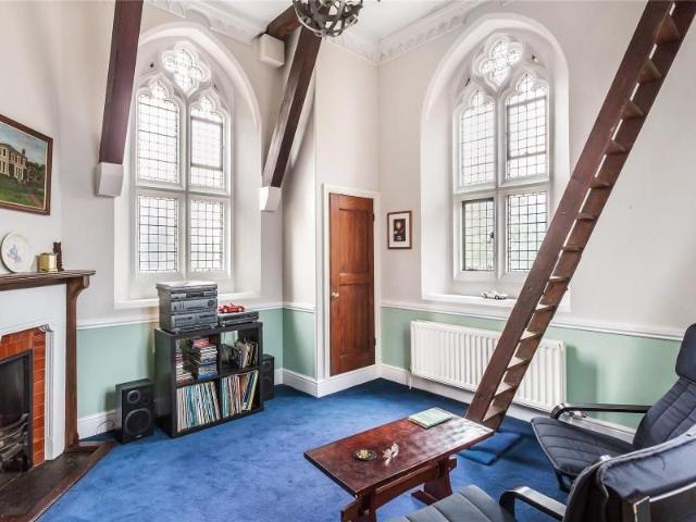5 bedroom townhouse to rent