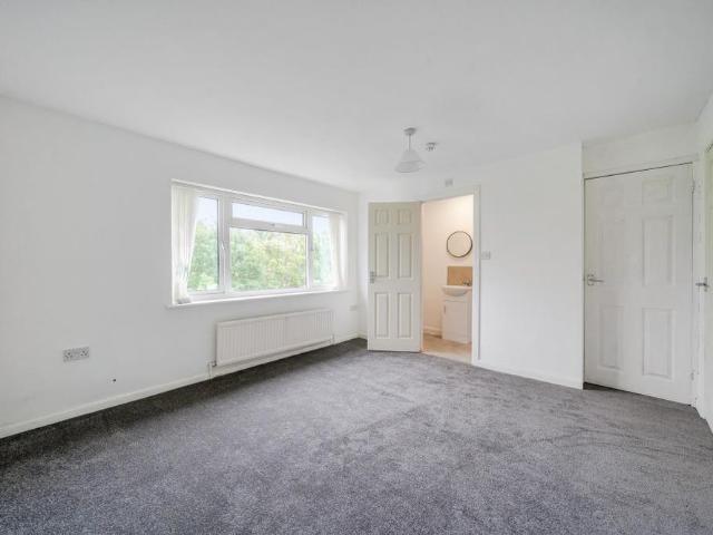 5 bedroom townhouse to rent