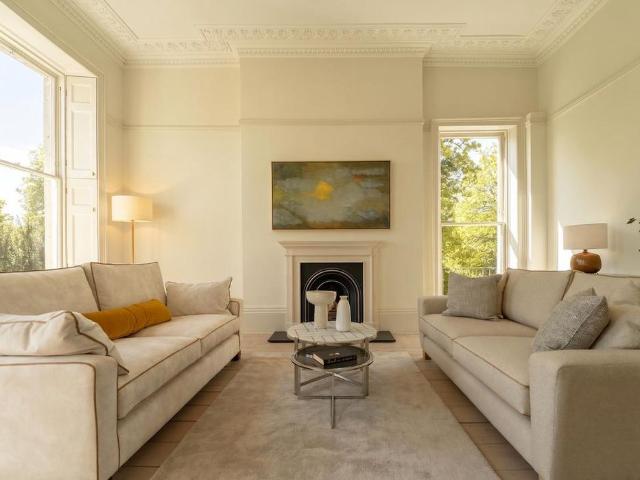 5 bedroom townhouse to rent