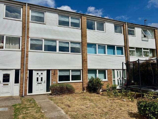 5 bedroom townhouse to rent