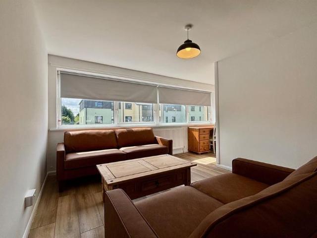 5 bedroom townhouse to rent