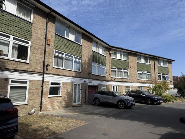 5 bedroom townhouse to rent