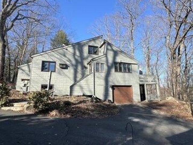 5 bedroom, Torrington CT 06790 102218145
